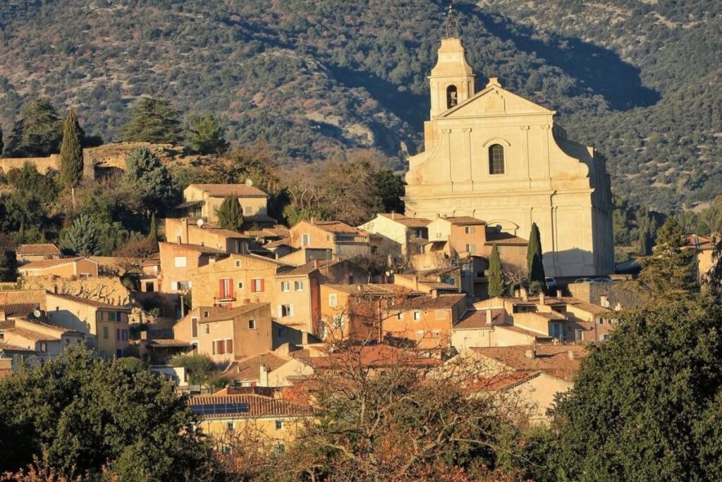 15 villages historiques à découvrir dans le Vaucluse